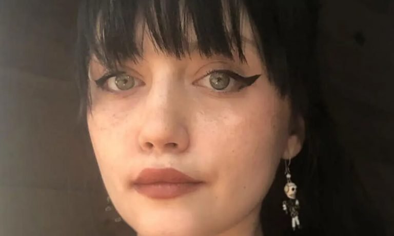 Susan Callahan-Howe: All About Her - TlwaStoria